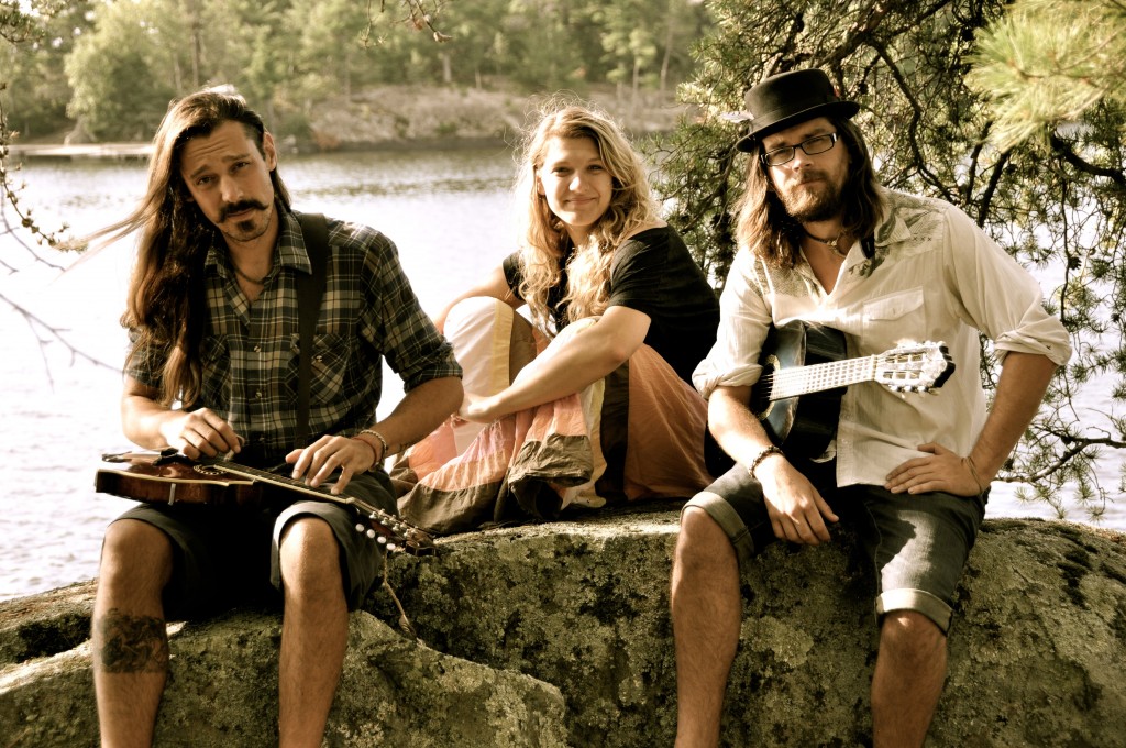 Red Moon Road — Ascott-under-Wychwood